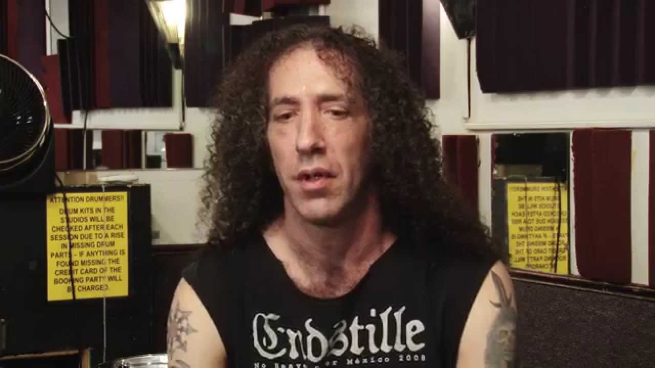 DANNY LILKER “não se arrepende de nada” após 40 anos no metal extremo ...